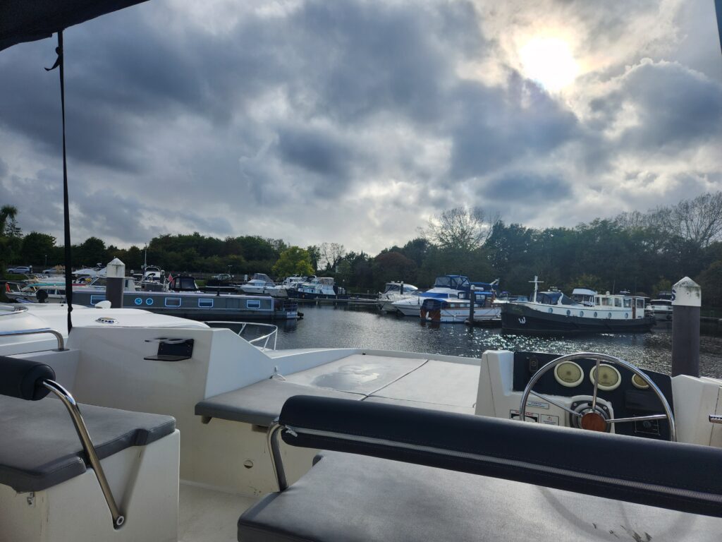 Onboard with Le Boat in the United Kingdom - 5 Star Stories